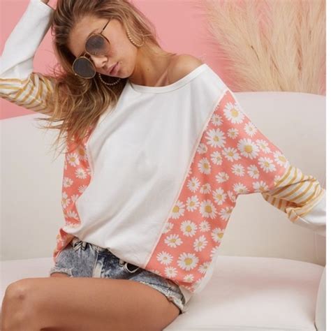 Bibi Tops The Daisy White Daisies And Stripes Color Block Top