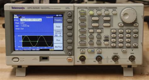 tektronix afg3252c arbitrary waveform function generator 2 ch 240mhz