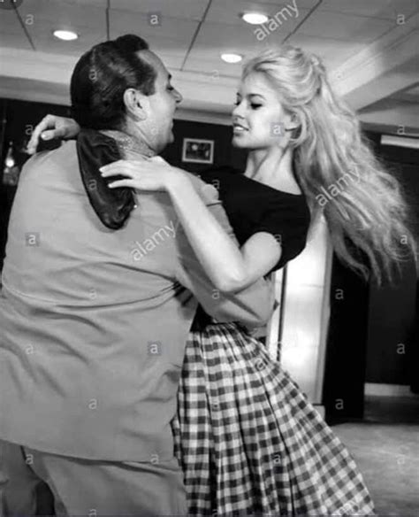 Kazim M Linkedin‘de Aydında Tren Istasyonunda Işçi Olarak çalışan Babası Bir Kaza Sonucu…