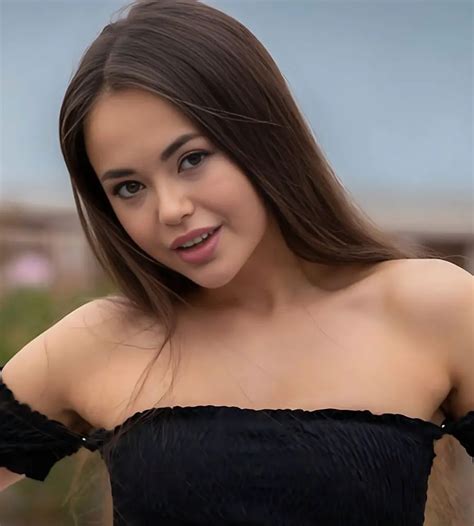 Li Moon Actress Age Biography Wiki Net Worth Videos Photos And More