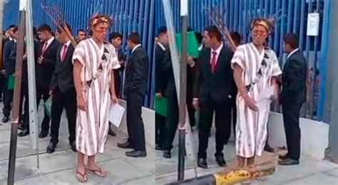 Huancayo Joven Muestra Su Identidad Acudiendo Con Traje De Gala De La