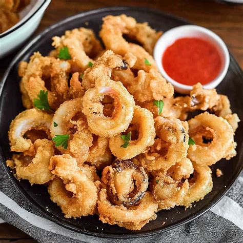 Crispy Golden Fried Calamari Recipe For Seafood Lovers Daves Grill