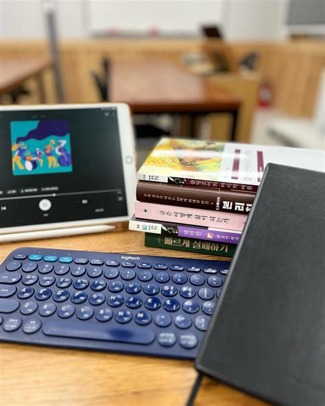 패셔니스타계획 다이어리 잘 쓰고 계세요 올초부터 Pds다이어리 구입해서 쓰고 있는데 다이어리 쓰기 참 만만찮네요 벌써 한 해의 절반이 다 가고 있어요 반짝