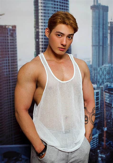 Duc Vuong เปิดวาร์ปนายแบบสายเซ็กซี่ จัดเต็มทุกความเร้าร้อน ผลงานฮอต 18