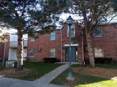1372 Cunat Ct Unit 1b Lake In The Hills Il 60156 Condo For Rent In
