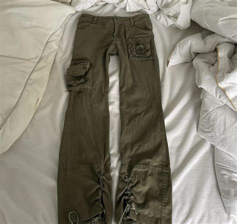 Can anyone help me find these cargo pants please! : r/findfashion