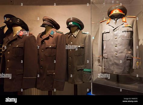 Ddr Uniform Police Hi Res Stock Photography And Images Alamy
