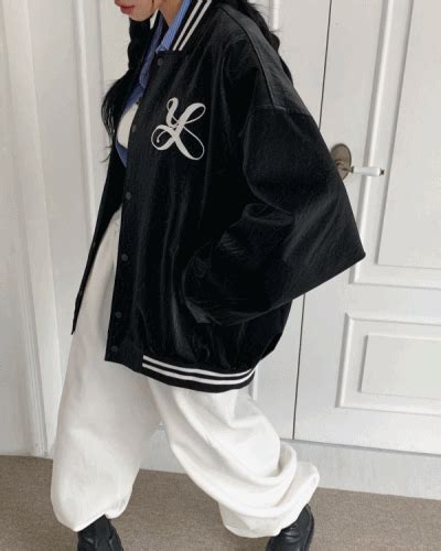 폴시띠아 😎 자수점퍼 3color 남녀공용 바시티자켓 항공 바버 야구점퍼 인조 가죽 커플룩 빅사이즈 루즈핏 새내기룩 봄 가을 아우터 캐주얼 과점퍼 학생룩 캠퍼스룩