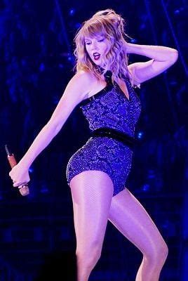 Taylor swift would be the perfect domme : r/jerkofftoceleb