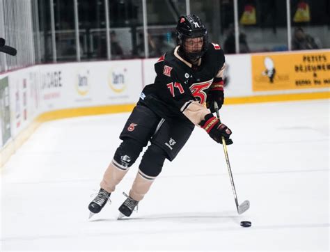 Saroya Tinker Shines In Womens Pro Hockey Innercity News