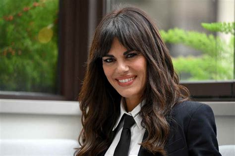 Bianca Guaccero Bollente Posa Super Sensuale E Dettagli Intimi In