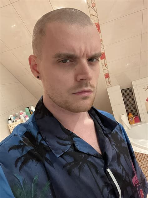 Classify Russian German Youtuber And Streamer Viktor Roth Iblali