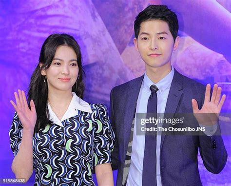 89 Song Joong Ki And Song Hye Kyo Photos And High Res Pictures Getty Images