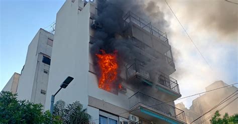 Incendio En Un Edificio En Flores 18 Personas Tuvieron Que Ser