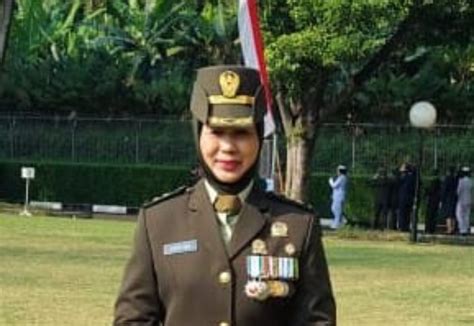 Mengenal Lebih Dekat Letnan Kolonel Cpl K Arpina Srikandi Dayak