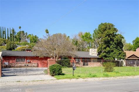 5913 Lubao Ave Woodland Hills Ca 91367 ®