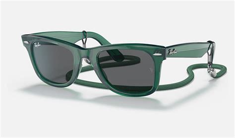 Солнцезащитные очки Ray Ban Wayfarer купить с доставкой по всей России