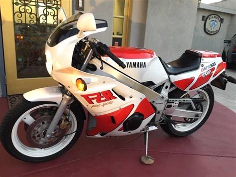1988 Yamaha Fzr 400 6 000 — Select Moto