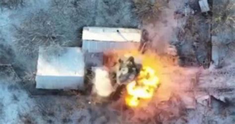 На Донеччині артилеристи знищили танк та склад боєприпасів росіян Новости Section Ukr Net