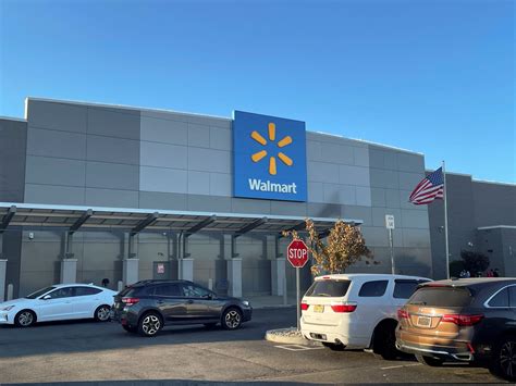 Walmart Forecast Disappoints Shares Fall On Consumer Spending Worries