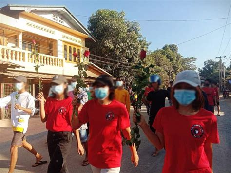 လောင်းလုံးတွင် အမျိုးသမီးများ ဦးဆောင်ကာ ဖက်ဆစ် စစ်တပ် အမြစ်ပြတ် ချေမှုန်းရေး ချီတက် ဆန္ဒပ