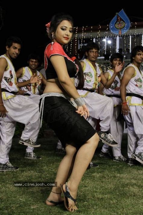 Swetha Basu Prasad Spicy Gallery Photo Of