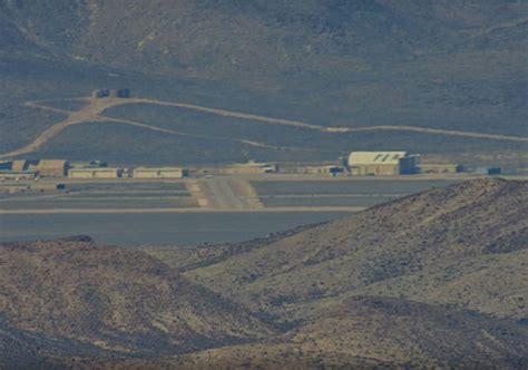 Zone 51 : de nouvelles photos inédites prises par des ufologues