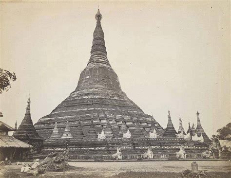 မှတ်သားဖွယ် ဓမ္မစာစုများ ၁၈၈၀ ခုႏွစ္က ေရႊတိဂံုေစတီေတာ္၏ ပံုျဖစ္ပါတယ္။ ဒီလို ရွားပါး ပံုမ်ိ