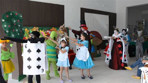Alice No Pais Das Maravilhas