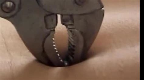 Needle Into Belly Button Porn Videos