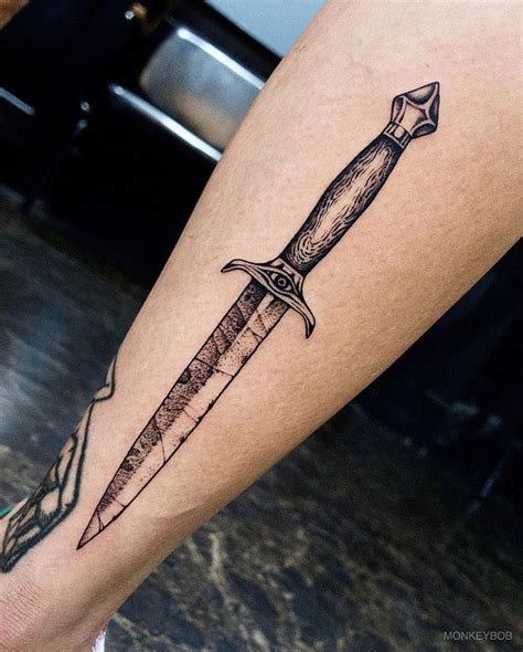 Tatuajes에 있는 핀