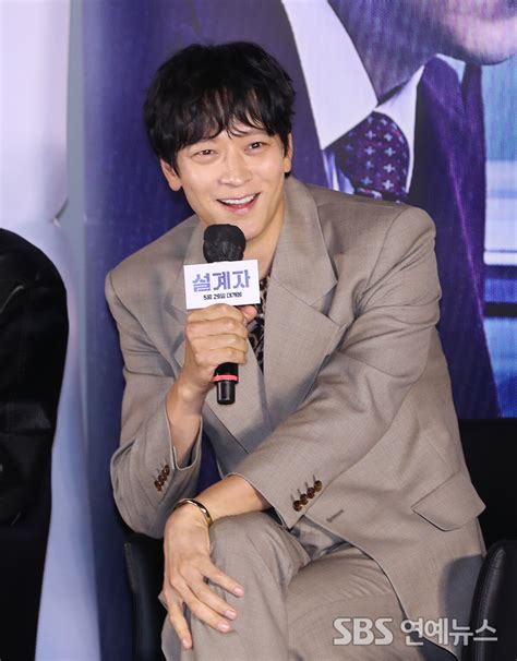 [e포토] 강동원 완벽하게 설계된 미소