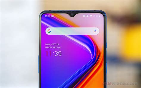 OnePlus 7T Pro Vs OnePlus 7T Display