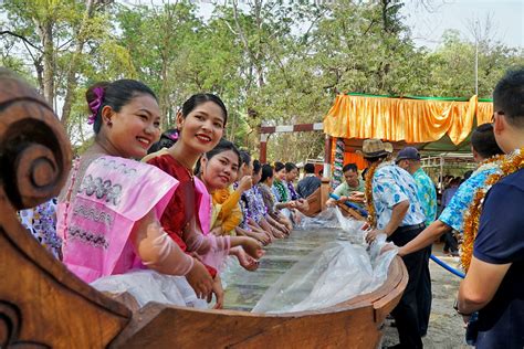 မကွေးတိုင်းဒေသကြီး မြန်မာရိုးရာ ယာဉ်ကျေးမှု နှစ်သစ်ကူးအတာသင်္ကြန်ပွဲတော