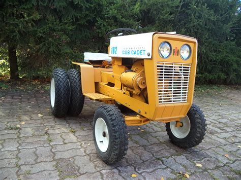 Cub Cadet 102 Mowers 1965 Nettikone