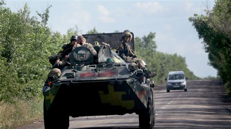 Шойгу докладва на Путин че руските войски са превзели Лисичанск и Луганска област Новини бг