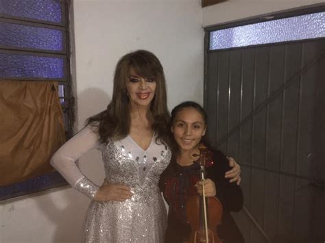 Los Espectadores Envivo Olga Breeskin La Mujer Continental