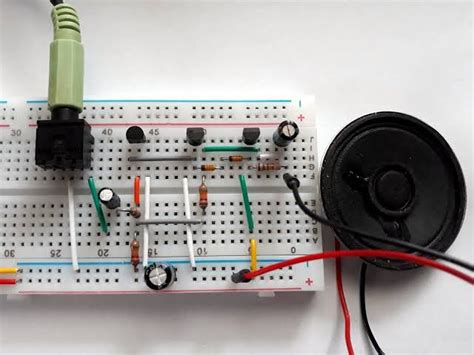 Audio Amplifier Prototype On Breadboard Using Lm386 Collegeroad Online