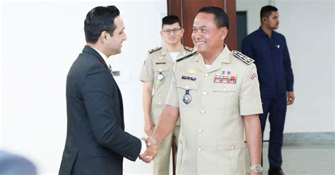 ឯកឧត្តម នាយឧត្តមសេនីយ៍ ស ថេត ទទួលជួបសម្តែងការគួរសម និងពិភាក្សាការងារជាមួយ ឯកឧត្តម