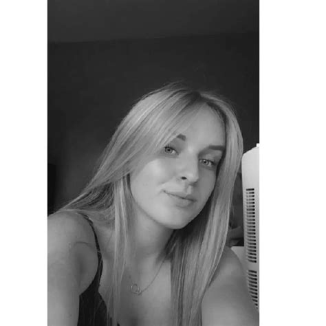 Kim Van Leeuwen Kassamedewerker Boons Markt Linkedin