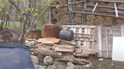 Приспособление для мытья деталей, инструментов и пр.