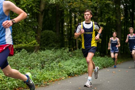 무료 이미지 달리는 국가 사진 휴양 초상화 높은 조깅 십자가 벨기에 경주 헤이그 네덜란드 국제 노동자 동맹 브뤼셀 엠 미국 사람 팀 소년들