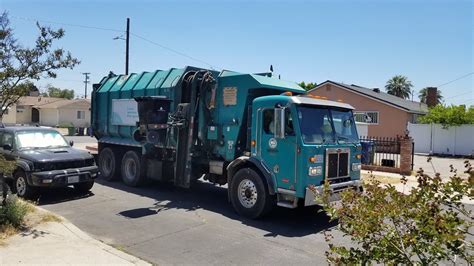 36560 Collecting My Trash In North Hollywood Los Angeles Refuse