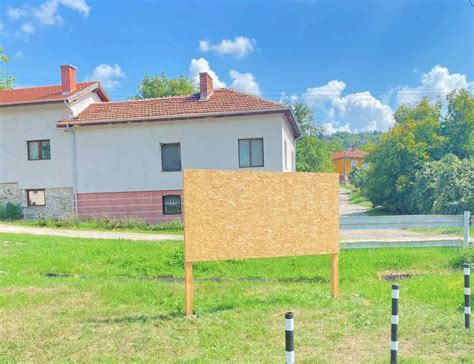 Община Елин Пелин осигури специални агитационни табла за предсрочните избори