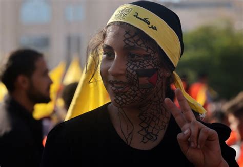 In Photos Palestinians Mark 18th Anniversary Of Yasser Arafats Death