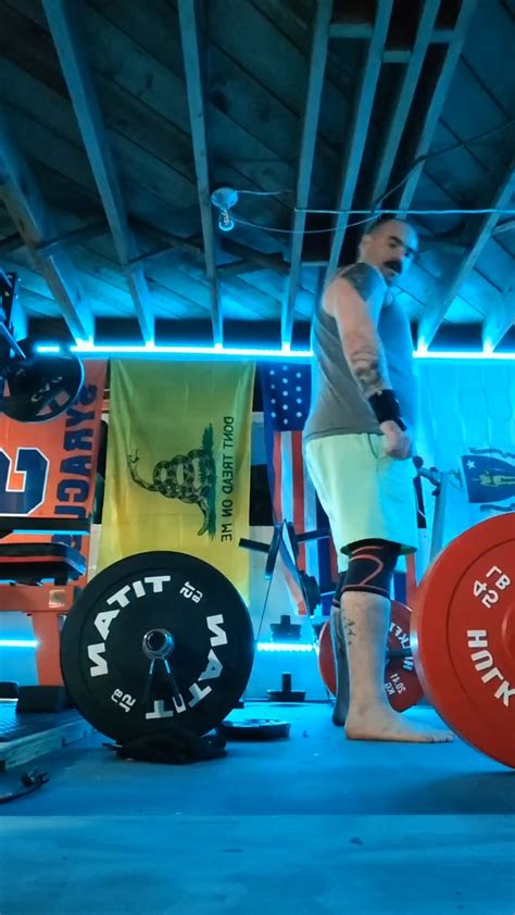 Deadlift Form Help I Dont Feel Anywhere Near Correct When Lowering