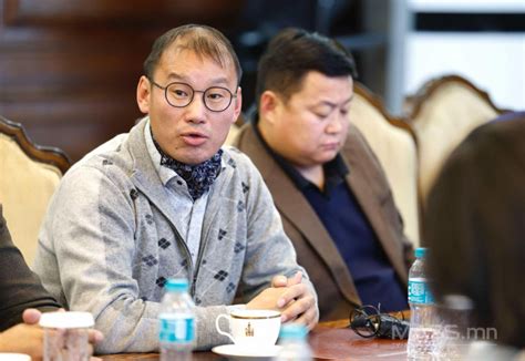 УИХ ын дарга Д Амарбаясгалан Нарансэвстэйн боомтыг нээхийг эсэргүүцэж буй иргэдийн төлөөлөлтэй