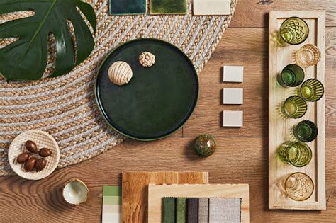 건물 오렌지 섬유 및 천연 소재 및 개인 액세서리 샘플이있는 창조적 인 건축가 무드 보드 구성의 평평한 평지 맨 위 보기 템플릿 0명에 대한 스톡 사진 및 기타 이미지