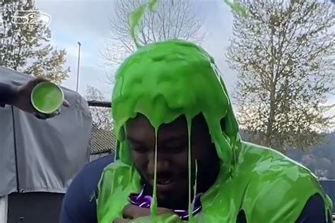 Video Seahawks Rookie Michael Jerrell Slimed On Kenneth Walkers Behalf Field Gulls