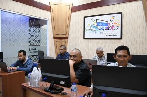 Pelatihan Web Programming BKPSDM Kutai Kartanegara Pelatihan Pemrograman Web Dengan Framework